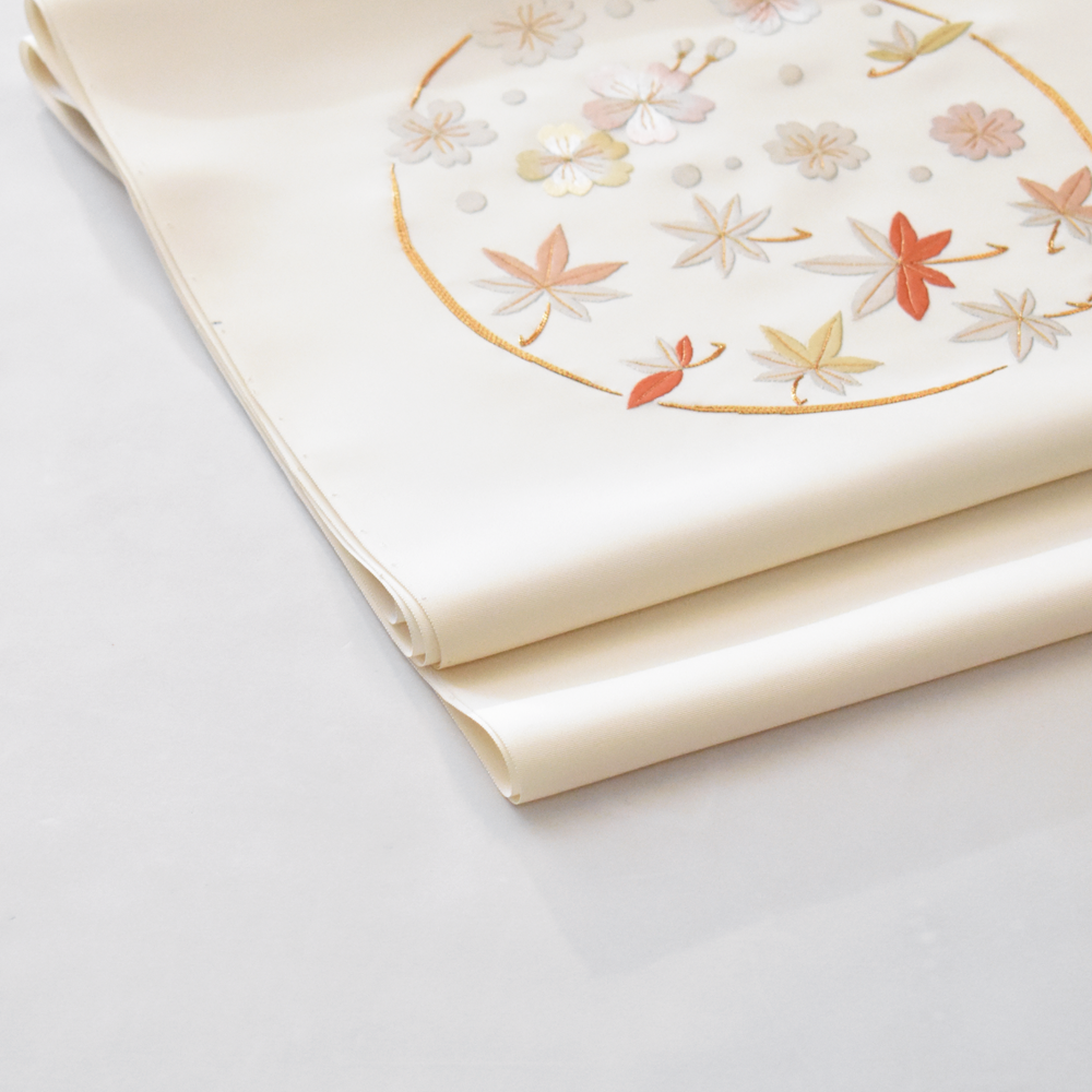 刺繍 九寸名古屋帯(雲錦の丸・淡象牙色)- 染と織たかはし 刺繍 九寸名古屋帯(雲錦の丸・淡象牙色)- 染と織たかはし